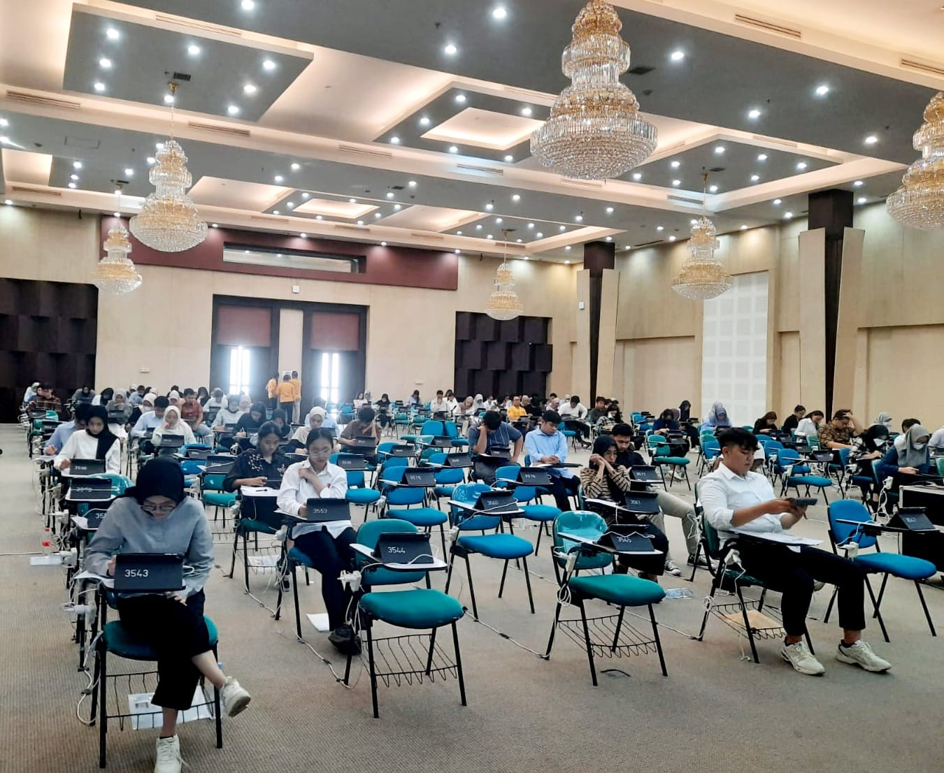 6205 Peserta Berebut Kursi di UM UGM CBT Lokasi Jakarta – Direktorat ...